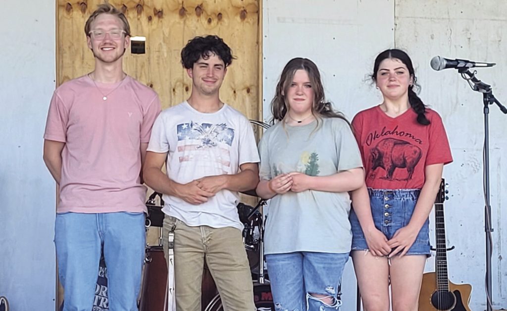 Local Singers Take Top Prize at Competition