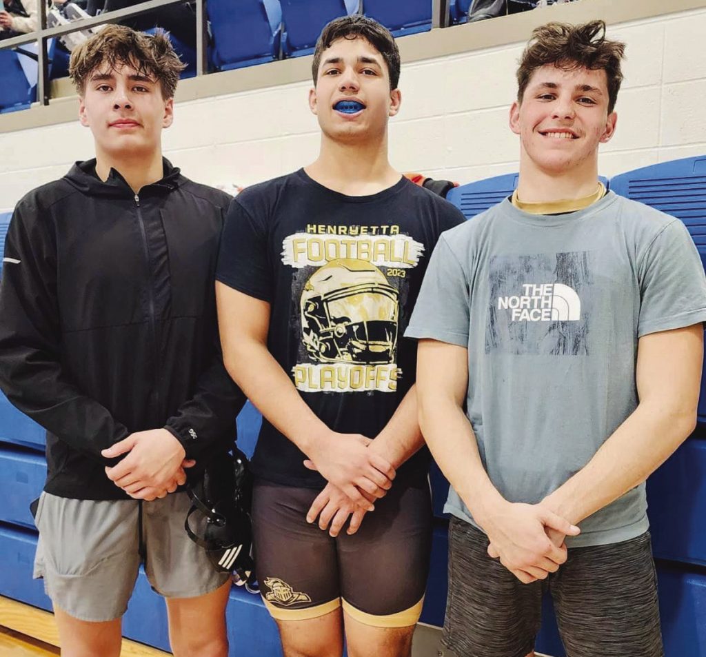 Knight trio punches State wrestling ticket