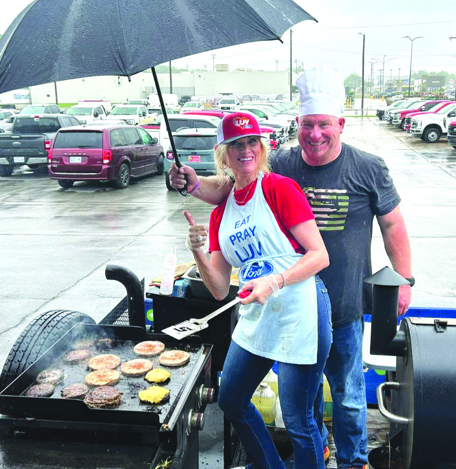 Luv Ford Honors Veterans with Memorial Day Cookout